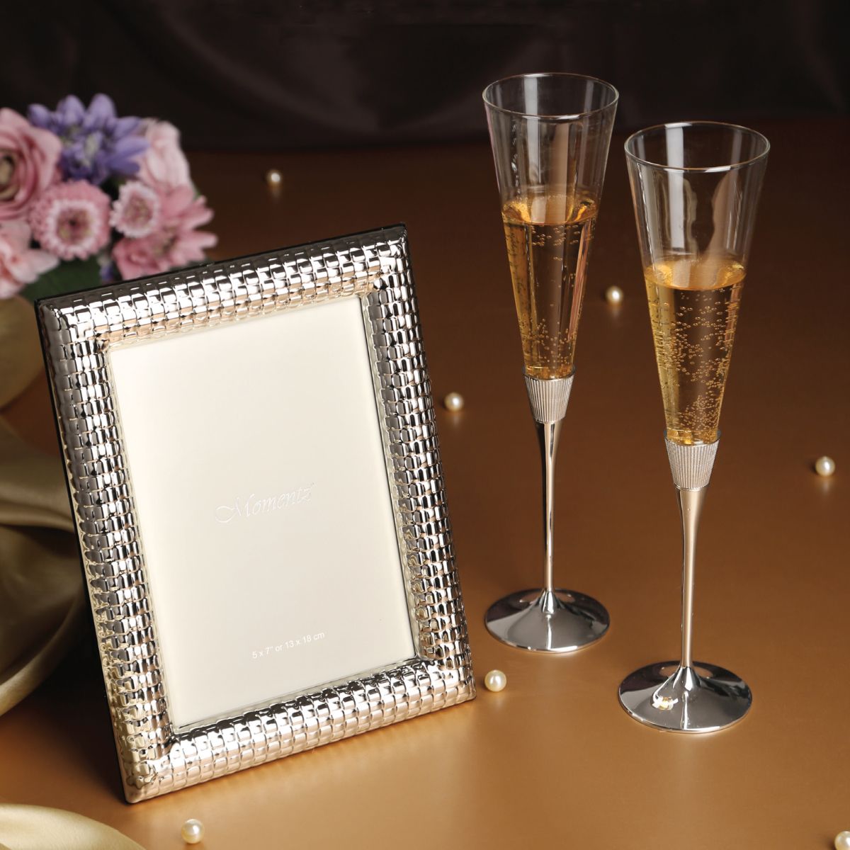 Luxury and Premium Silver Photo Frames | Best & Unique Photo Frame Designs