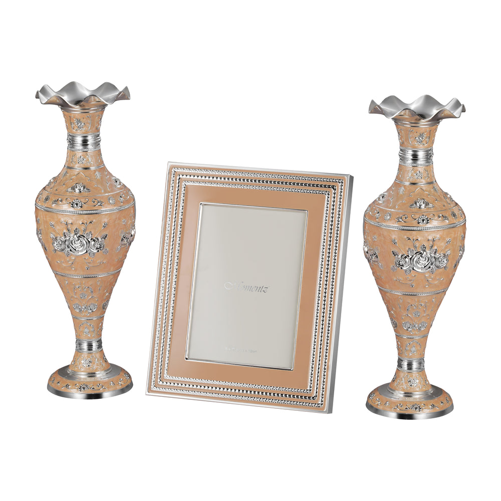Luxury and Premium Silver Photo Frames | Best & Unique Photo Frame Designs